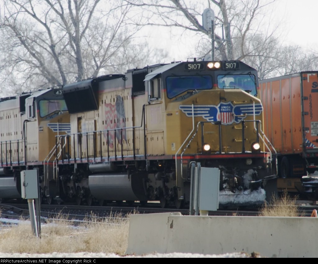 UP 5107 Leads WB Autoracks